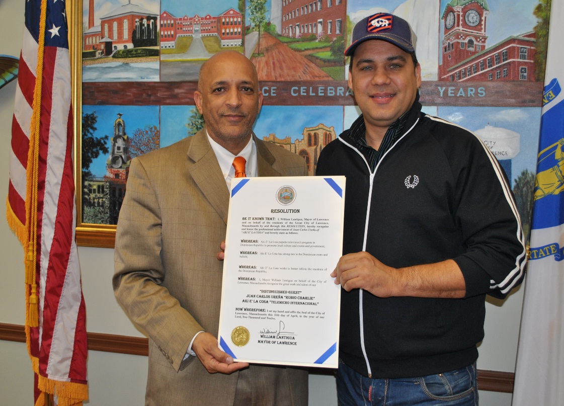 El Rubio Charlie es reconocido por el Estado de Massachussetts ...