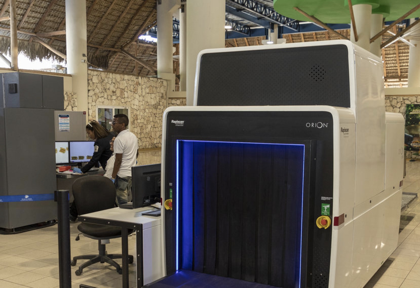 Instalan máquina de rayos X de última generación en aeropuerto de Punta ...